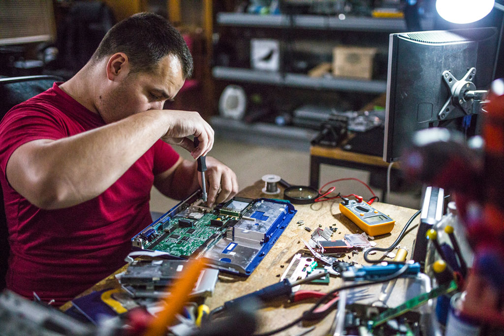 Electronic technician | migrate to Australia, migrate to New Zealand ...